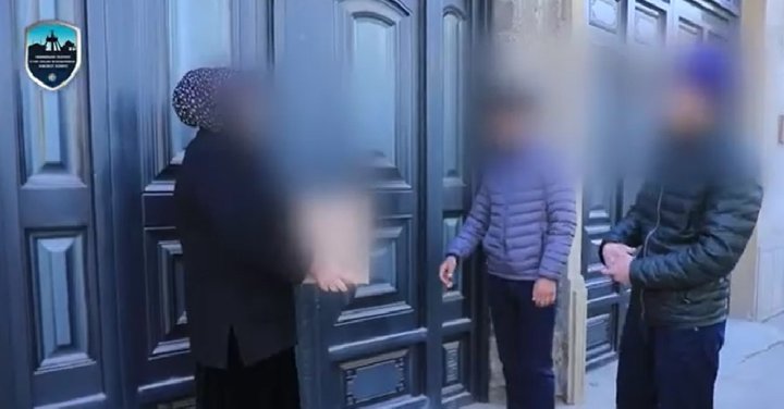 В Намангане мошенники ходили по домам, представлялись сотрудниками «Uzum Nasiya» и оформляли на ...